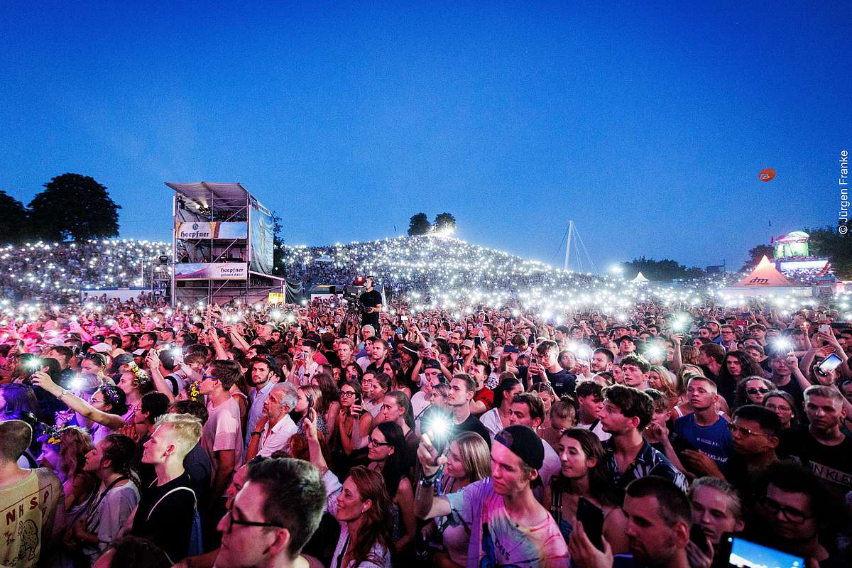 Zusatzverkehr: VBK setzen mehr Bahnen zu "Das Fest" ein